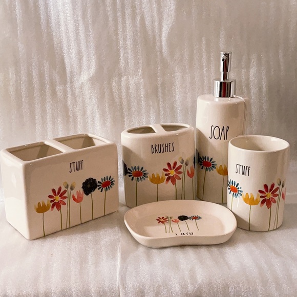 Rae Dunn Bathroom Set